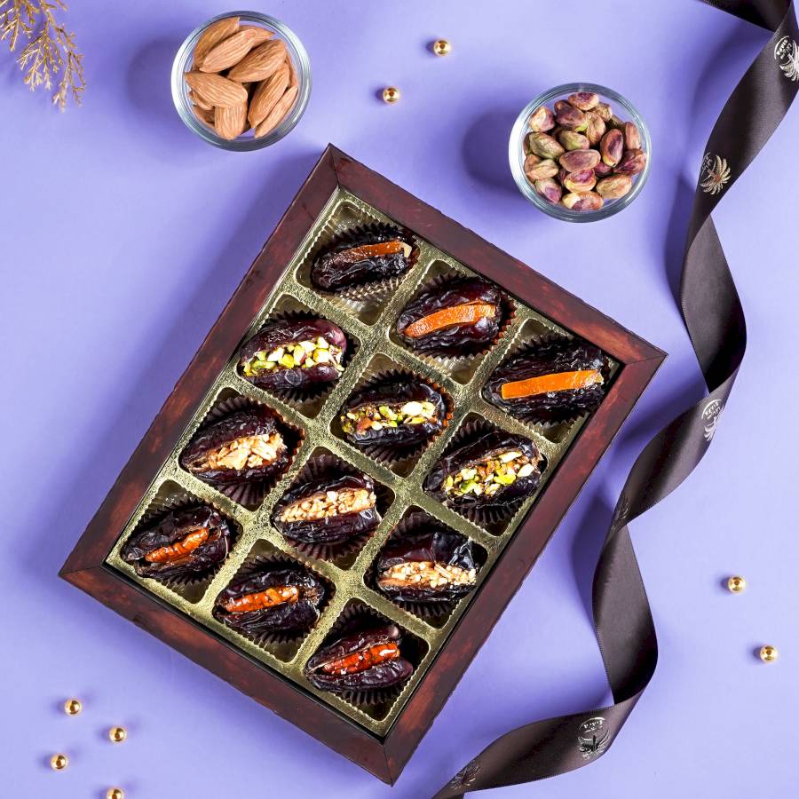 Signature Stuffed Dates Tray 12 Pcs